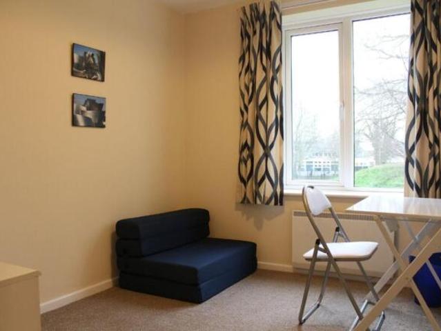 2 bedroom apartment for rent in Lockett Gardens, Salford, Manchester, M3