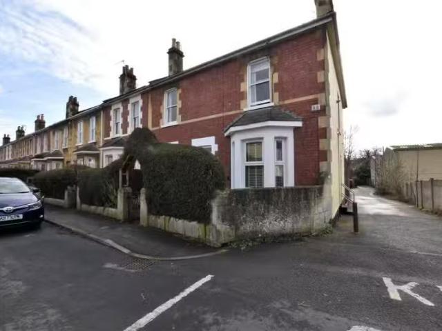 2 bedroom apartment for rent in Locksbrook Road, Bath, Somerse.