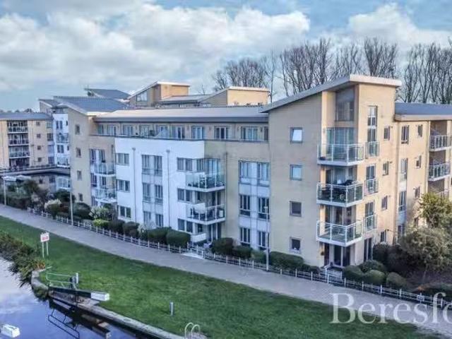 2 bedroom apartment for rent in Lockside Marina, CM2