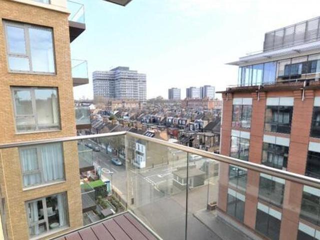 2 Bedroom Apartment For Rent In London