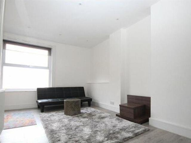 2 Bedroom Apartment For Rent In London