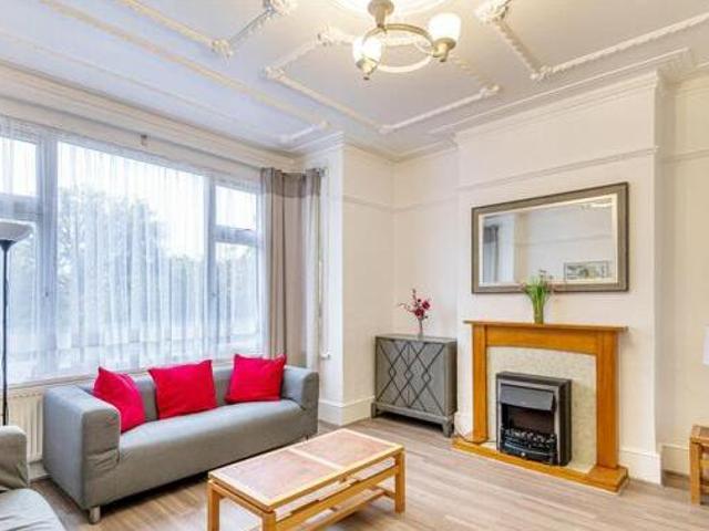 2 Bedroom Apartment For Rent In London