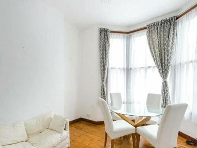 2 Bedroom Apartment For Rent In London