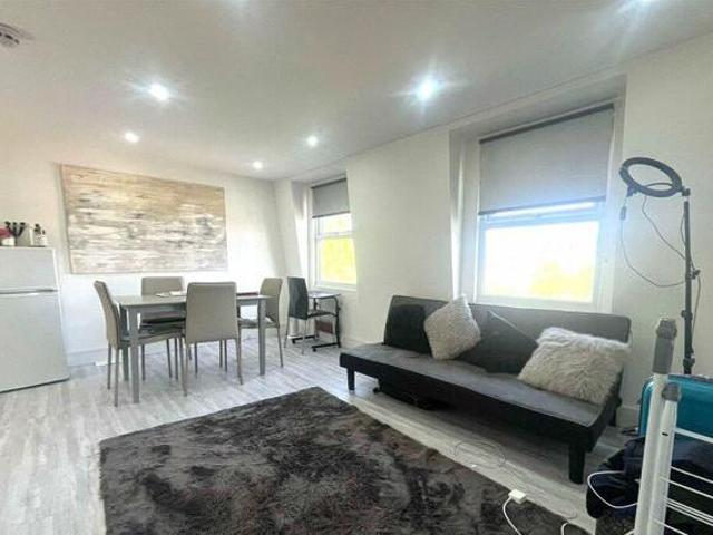 2 Bedroom Apartment For Rent In London