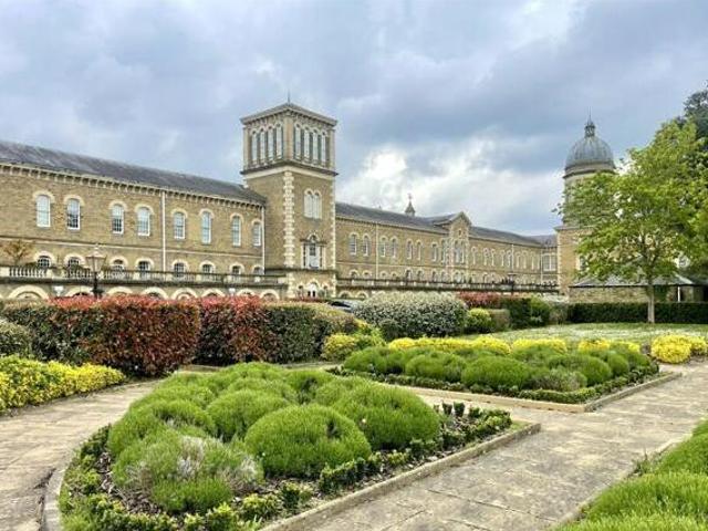 2 Bedroom Apartment For Rent In London