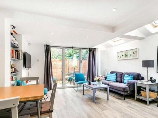 2 Bedroom Apartment For Rent In London