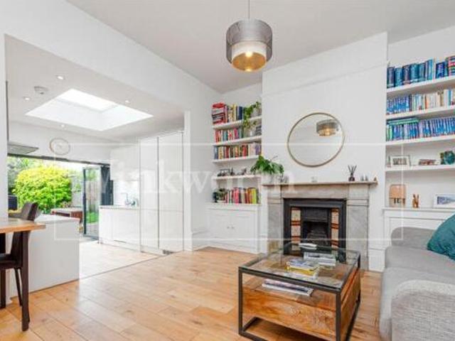 2 Bedroom Apartment For Rent In London