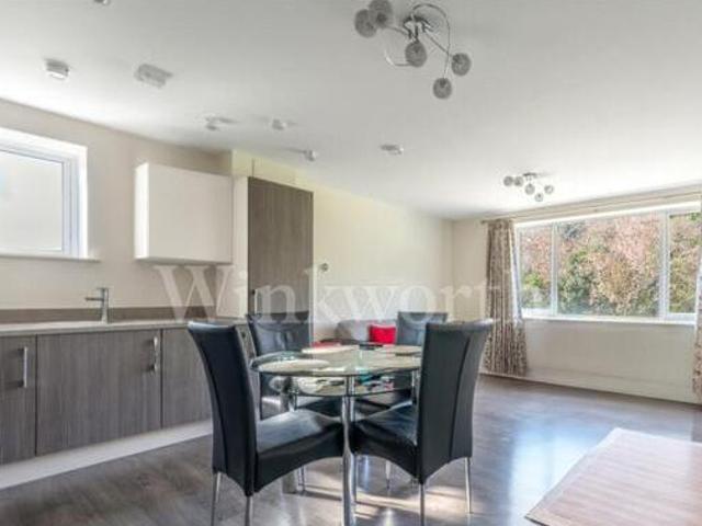 2 Bedroom Apartment For Rent In London