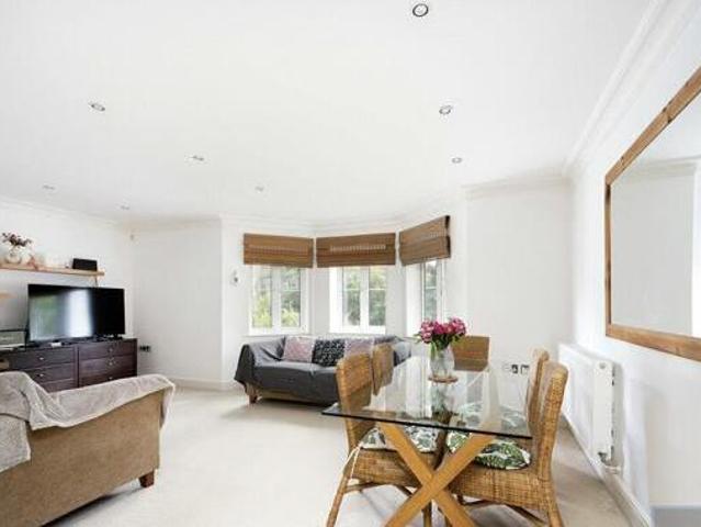 2 Bedroom Apartment For Rent In London
