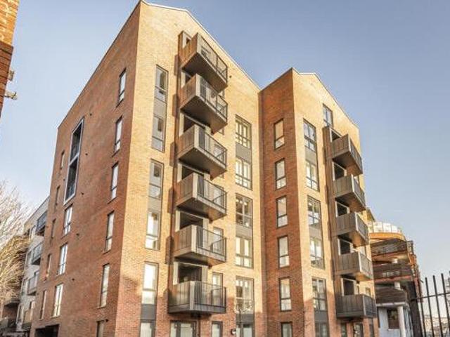 2 Bedroom Apartment For Rent In London
