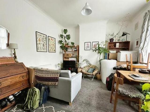 2 Bedroom Apartment For Rent In London