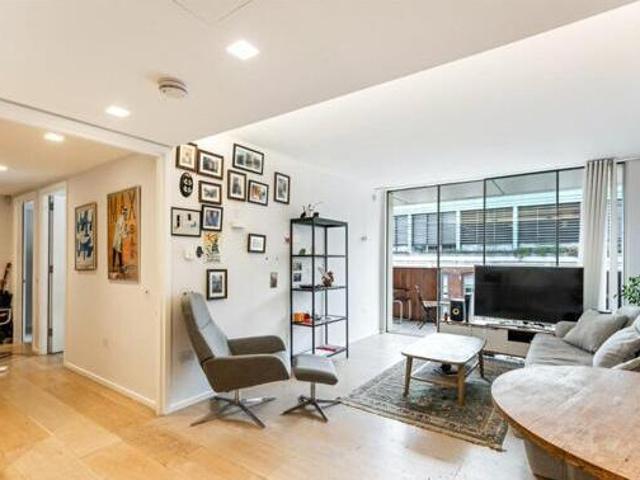 2 Bedroom Apartment For Rent In London