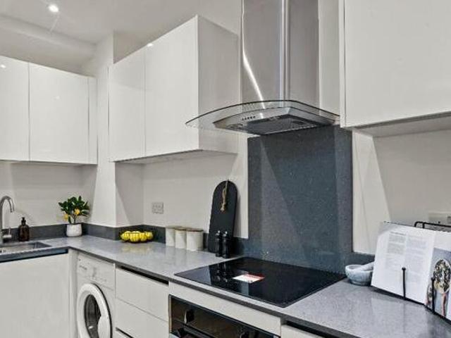 2 Bedroom Apartment For Rent In London