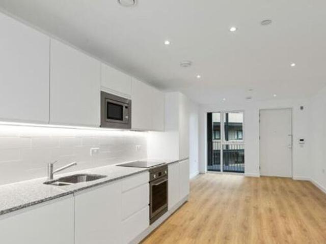 2 Bedroom Apartment For Rent In London