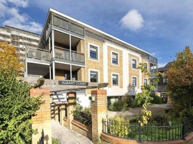 2 Bedroom Apartment For Rent In London