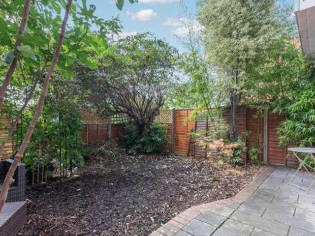 2 Bedroom Apartment For Rent In London