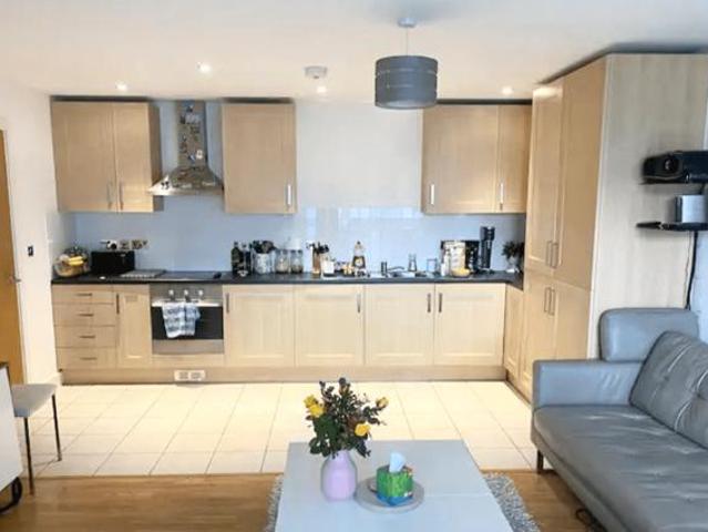 2 Bedroom Apartment For Rent In London
