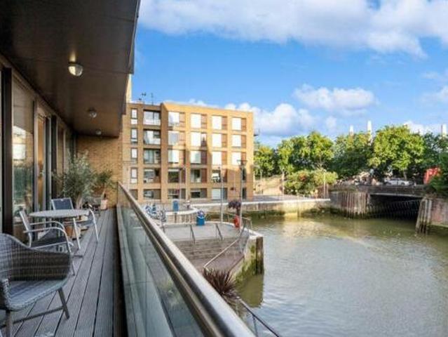 2 Bedroom Apartment For Rent In London