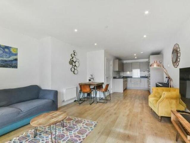 2 Bedroom Apartment For Rent In London