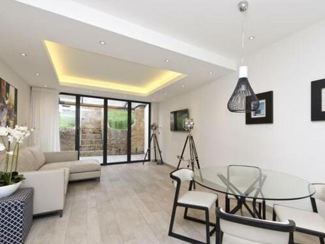 2 Bedroom Apartment For Rent In London
