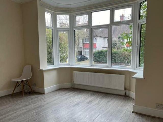 2 Bedroom Apartment For Rent In London