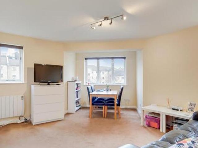 2 Bedroom Apartment For Rent In London