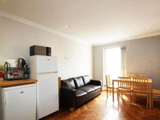 2 Bedroom Apartment For Rent In London
