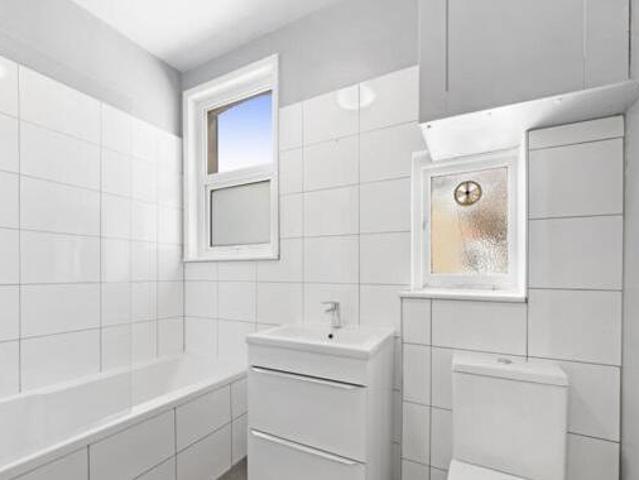 2 Bedroom Apartment For Rent In London
