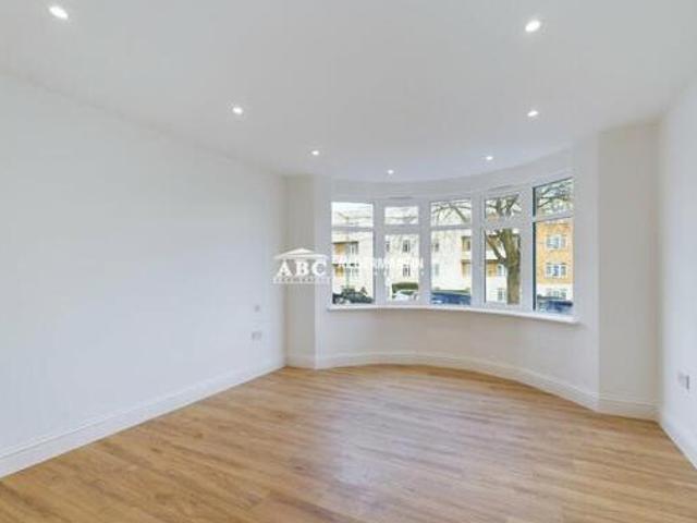 2 Bedroom Apartment For Rent In London