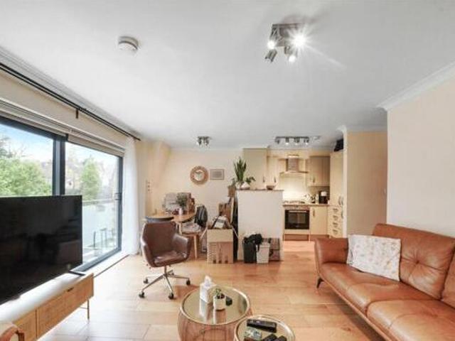 2 Bedroom Apartment For Rent In London