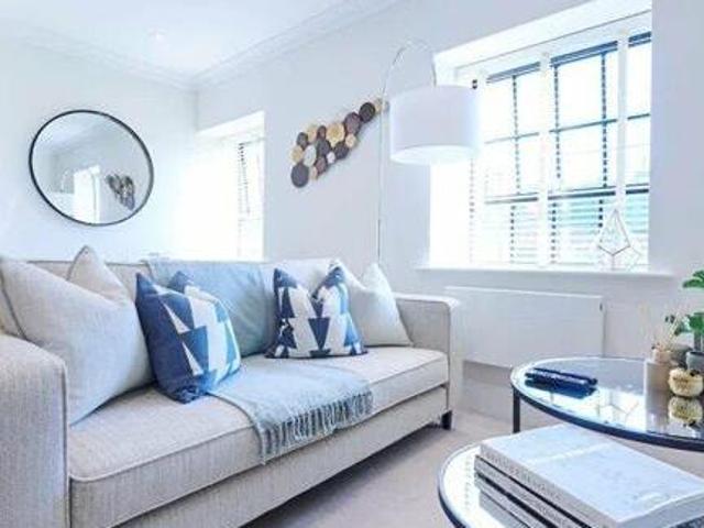 2 Bedroom Apartment For Rent In London