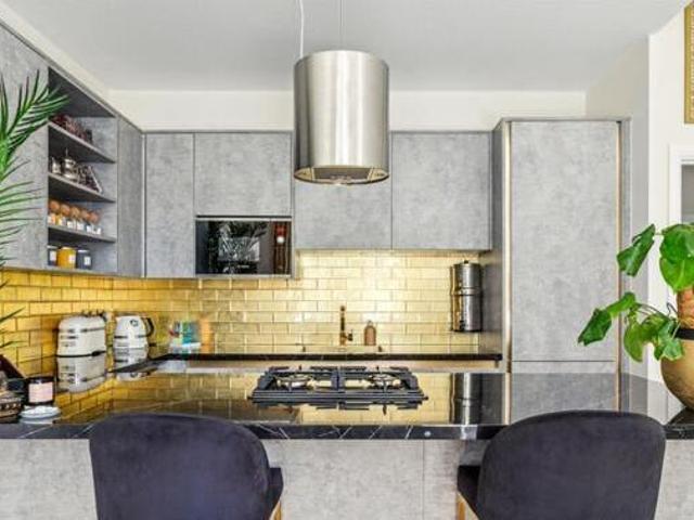 2 Bedroom Apartment For Rent In London