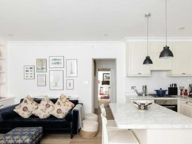 2 Bedroom Apartment For Rent In London