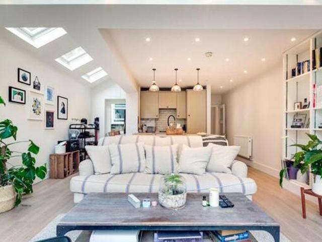 2 Bedroom Apartment For Rent In London