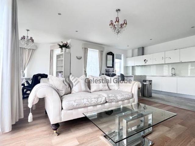2 Bedroom Apartment For Rent In London