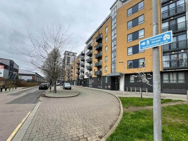 2 Bedroom Apartment For Rent In London