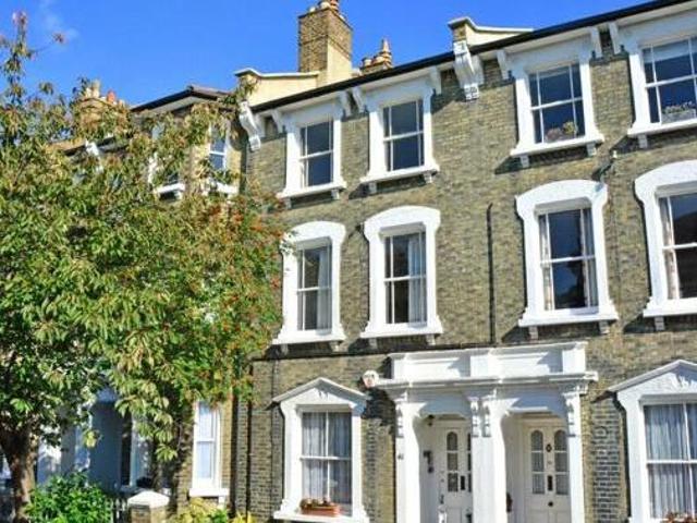 2 Bedroom Apartment For Rent In London