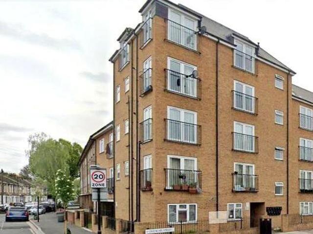 2 Bedroom Apartment For Rent In London