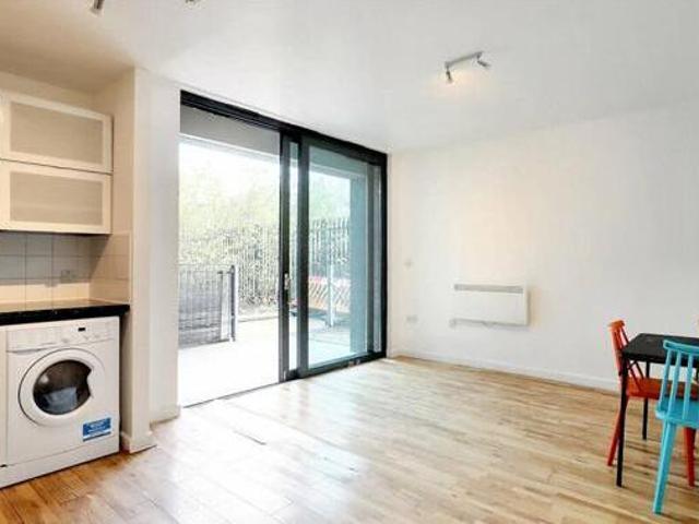 2 Bedroom Apartment For Rent In London