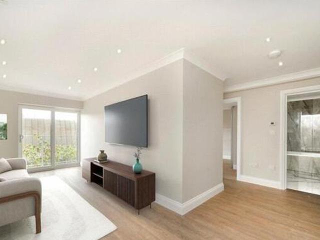 2 Bedroom Apartment For Rent In London