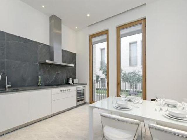 2 Bedroom Apartment For Rent In London
