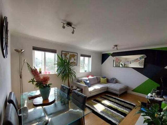2 Bedroom Apartment For Rent In London