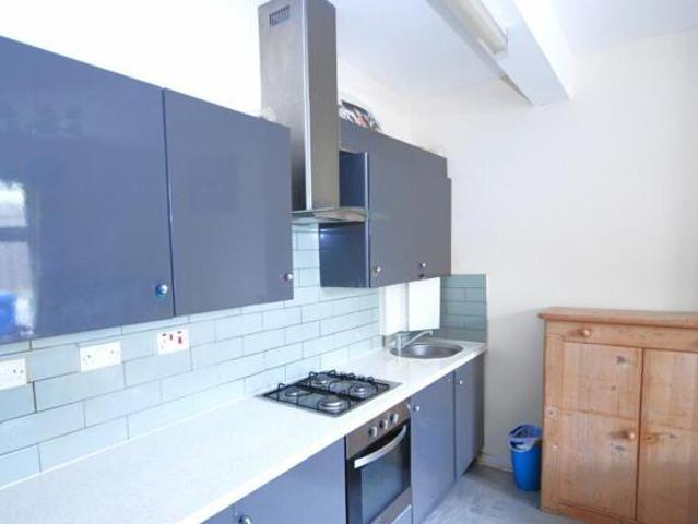 2 Bedroom Apartment For Rent In London