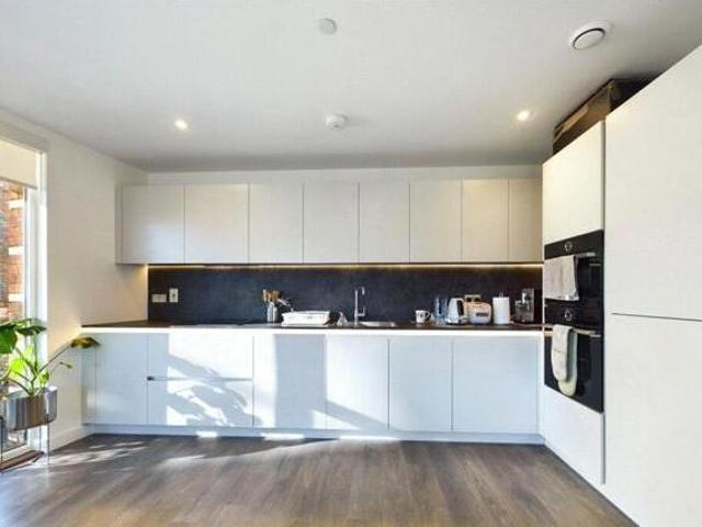 2 Bedroom Apartment For Rent In London