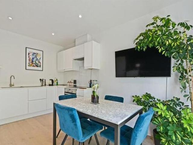 2 Bedroom Apartment For Rent In London