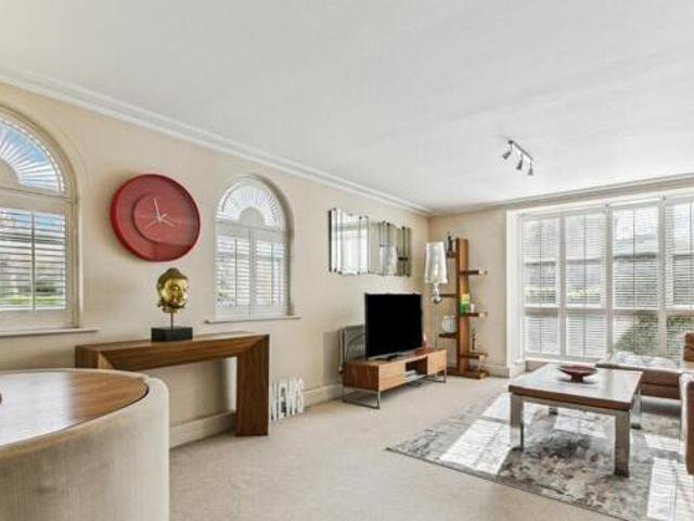 2 Bedroom Apartment For Rent In London