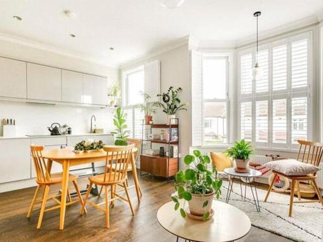 2 Bedroom Apartment For Rent In London