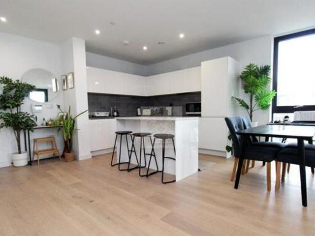 2 Bedroom Apartment For Rent In London