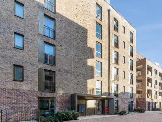 2 Bedroom Apartment For Rent In London