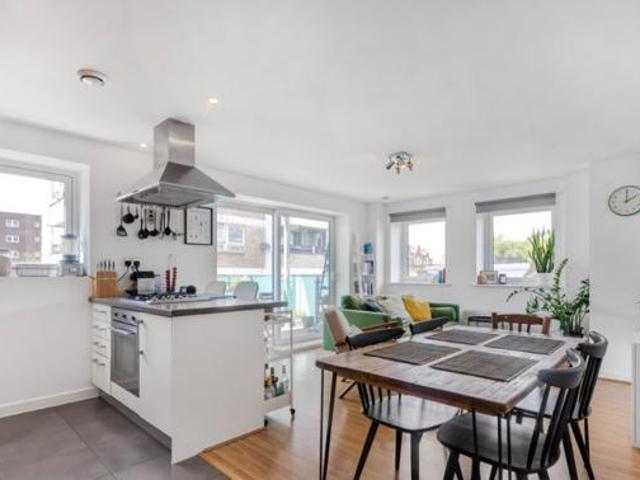 2 Bedroom Apartment For Rent In London